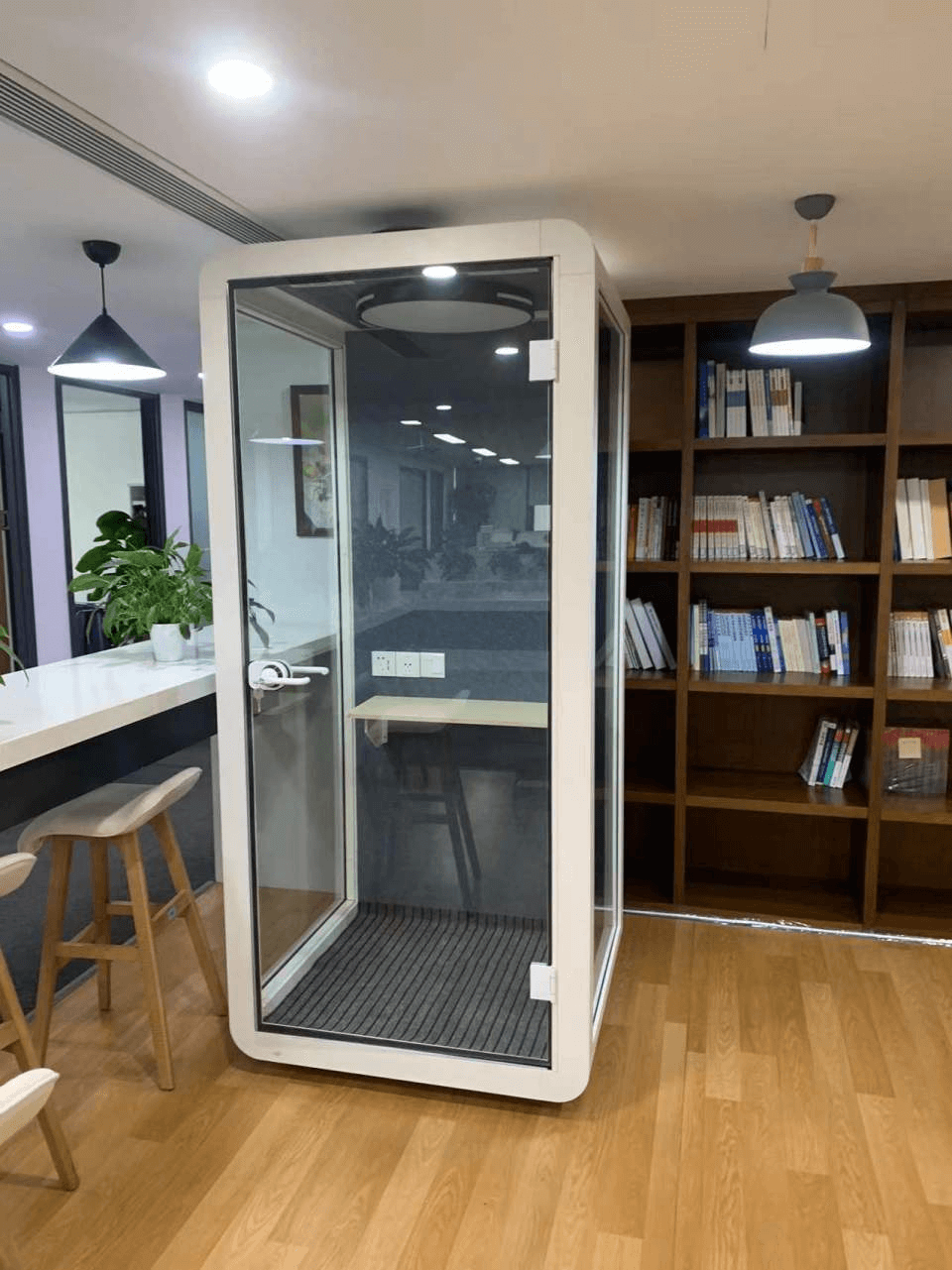 ERGOPOD | Soundproof Meeting Booth & Pods